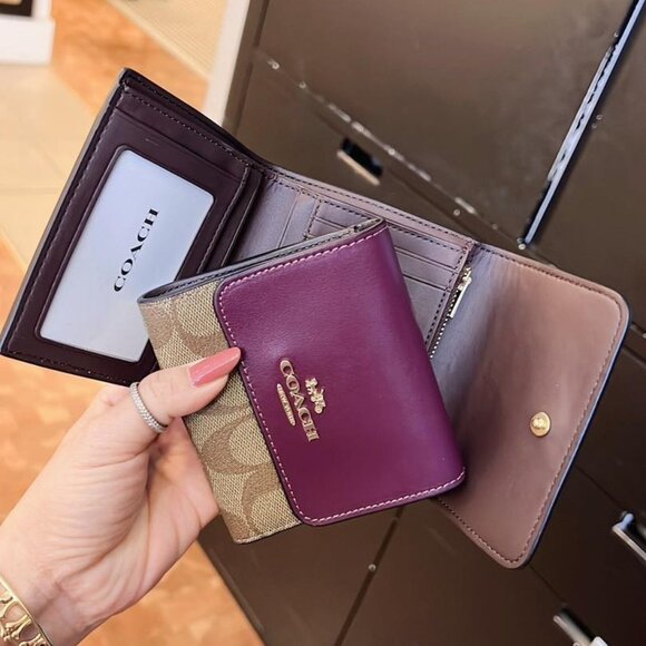 Coach | Bags | Nwt Coach Small Trifold Wallet In Blocked Signature ...